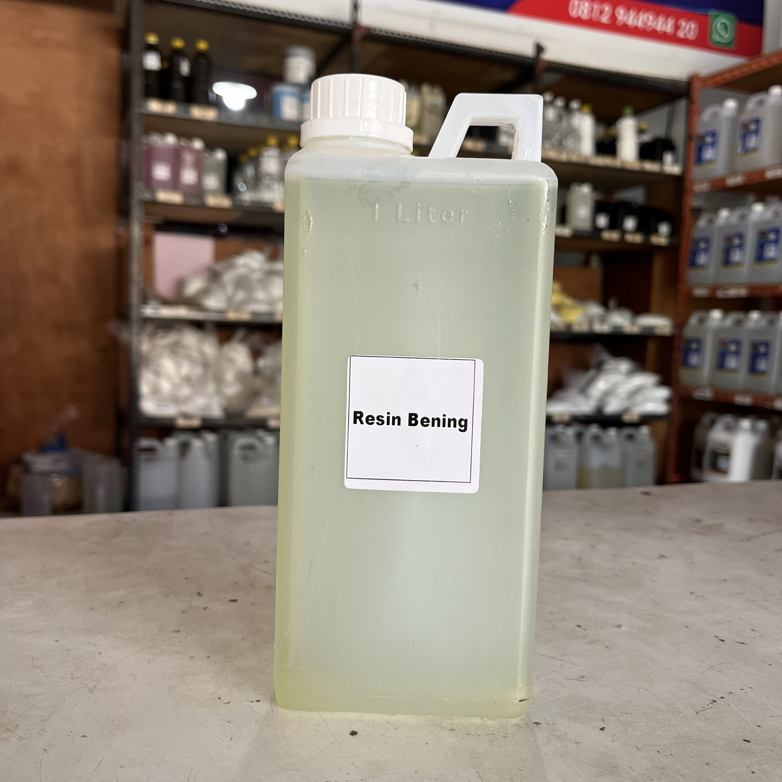 Resin Bening (1 Kg) + Katalis (30 Gram) - Toko Kimia Pekanbaru