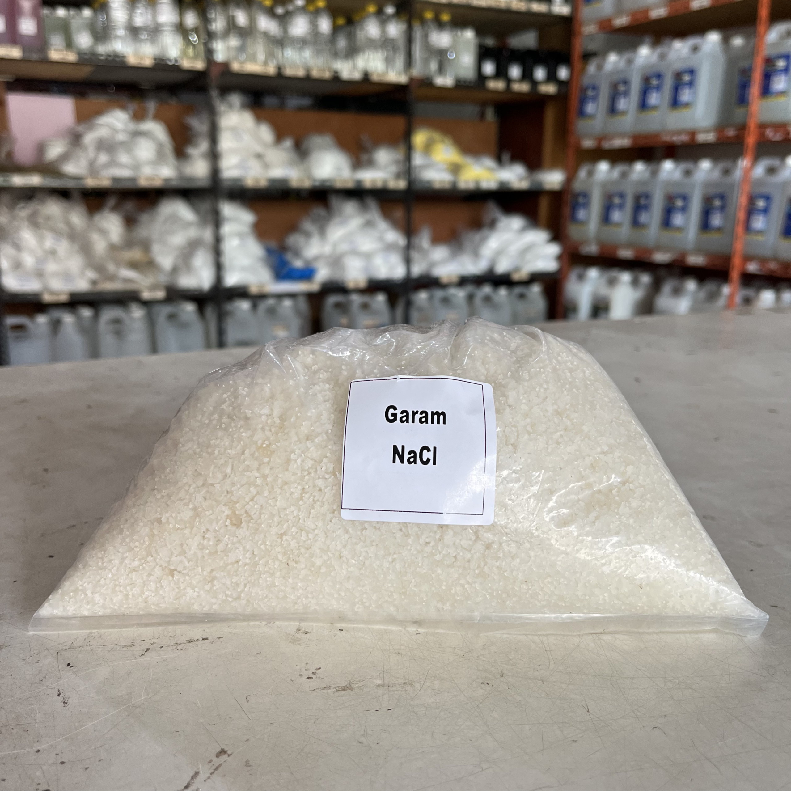 Garam / NaCl (Kasar) – 1 Kg - Toko Kimia Pekanbaru