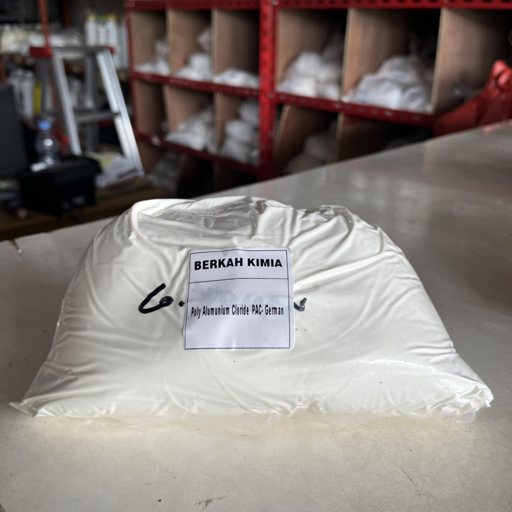 Poly Alumunium Cloride / PAC (German) – 1 Kg - Toko Kimia Pekanbaru